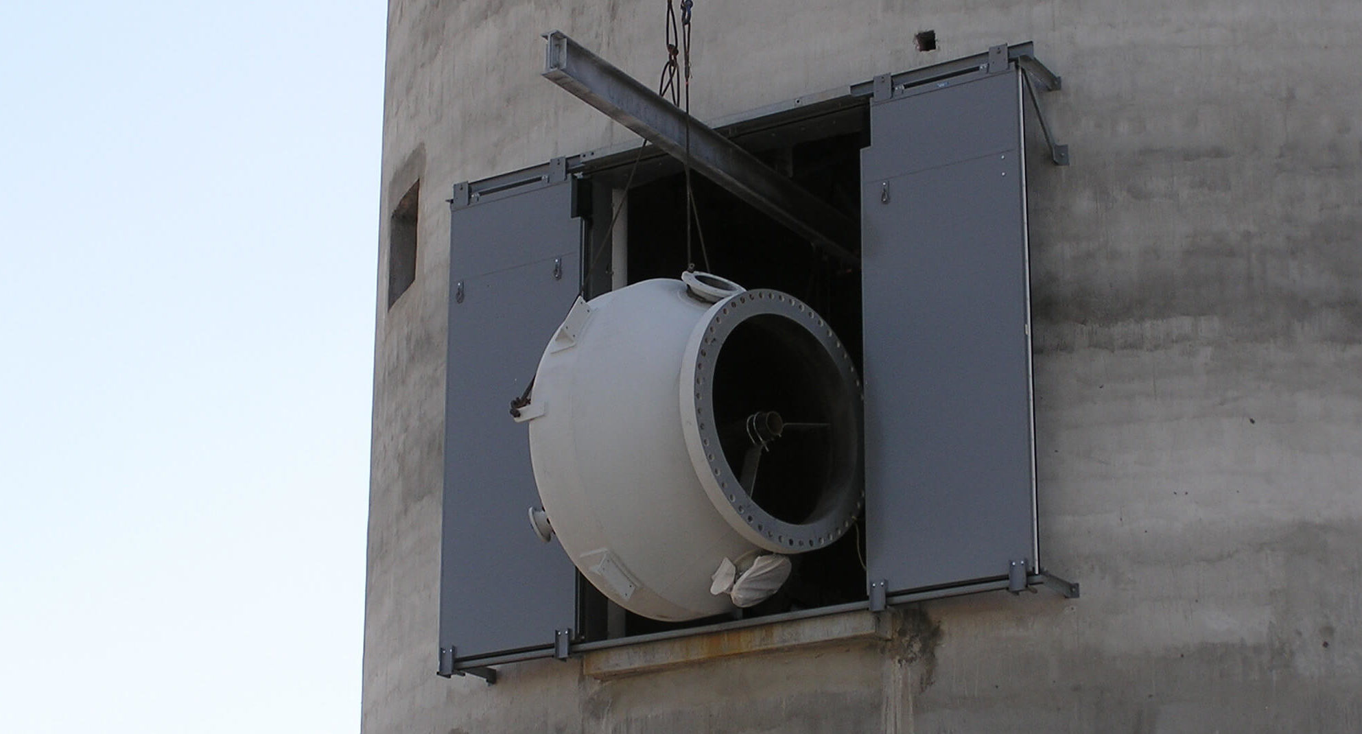 PROVEN SOLUTIONS: Monorail Doors Do A One-Of-A-Kind Job